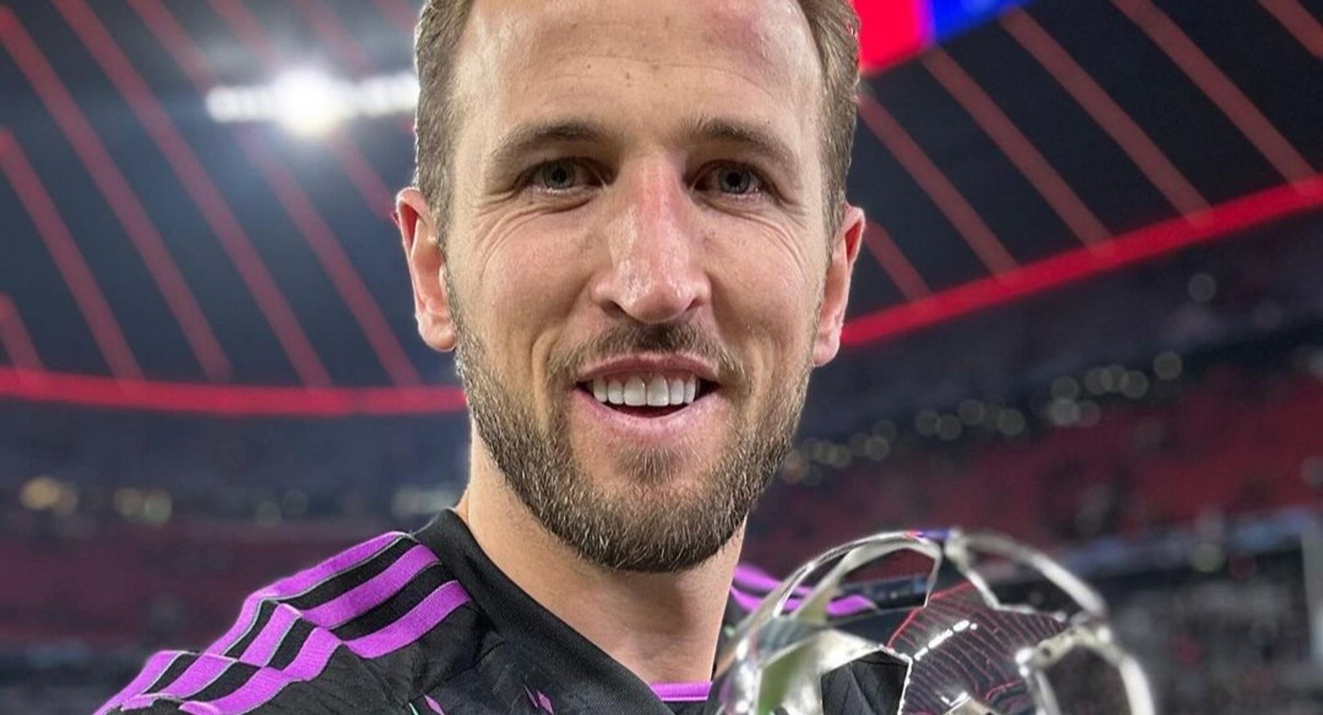 Bayern Spits Harry Kane Spendeert Miljoenenbedrag Aan Hotel