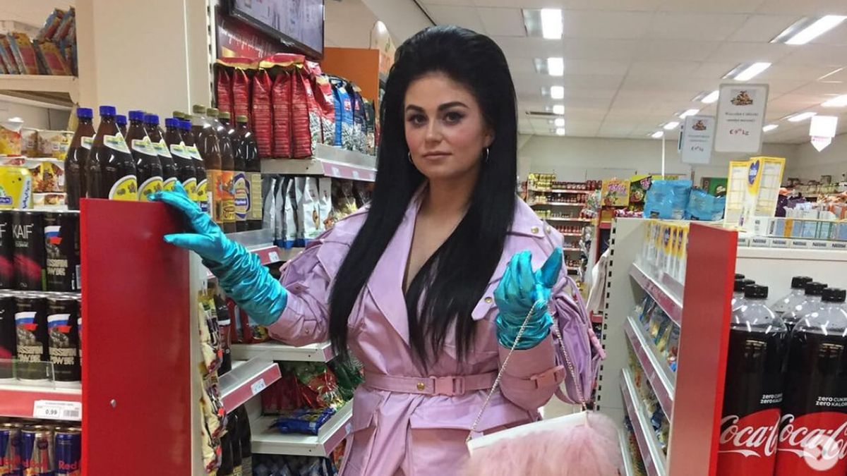 Roxeanne Hazes: ‘Hij mag er ook wel op hoor’ - RoddelPraat - Showbizz ... Roxeanne Hazes: ‘Hij mag er ook wel op hoor’ - RoddelPraat - Showbizz ...